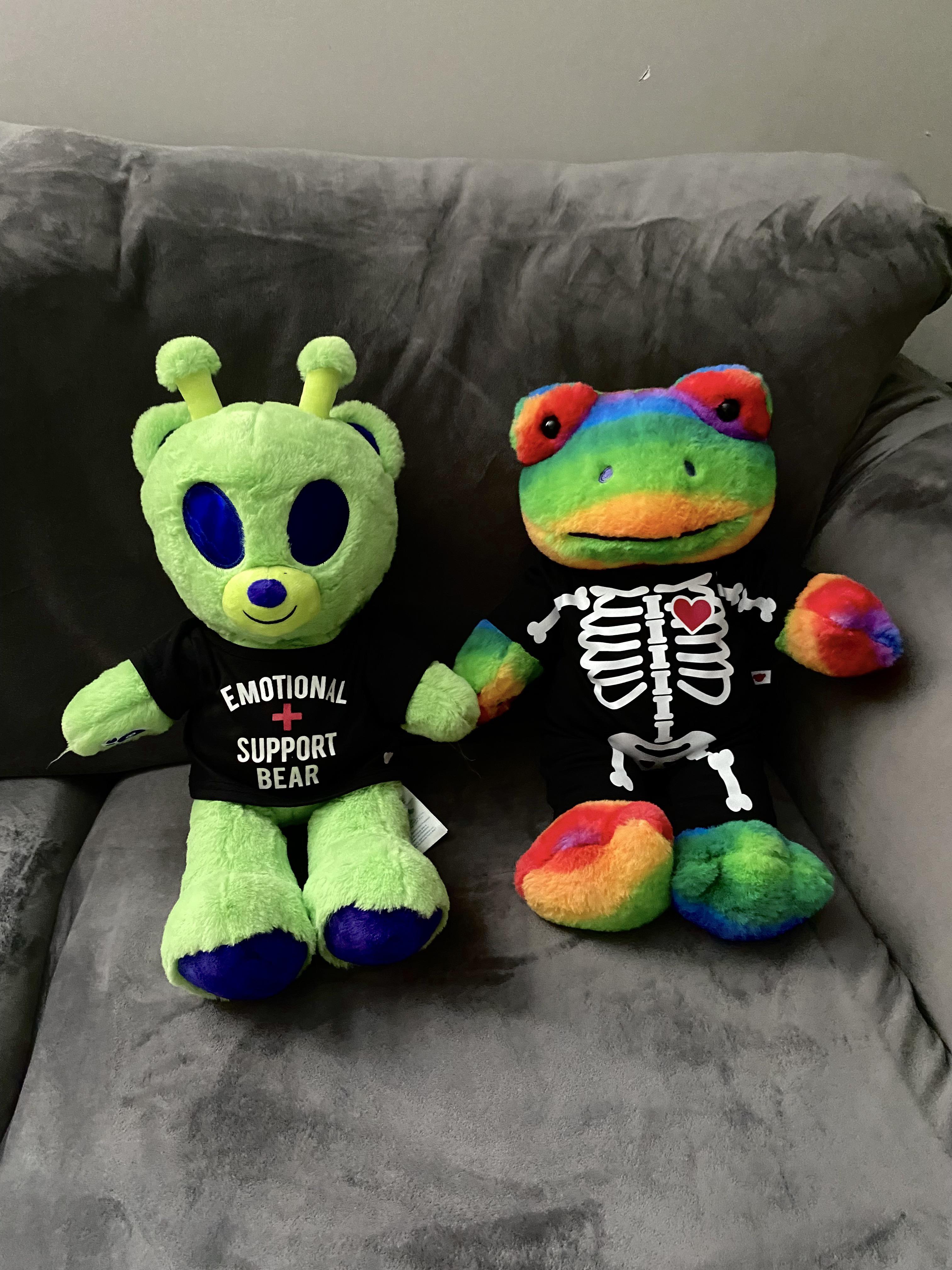 Cosmo and Hibiscus! | Scrolller