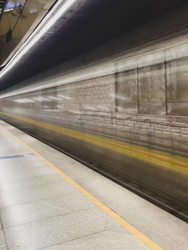 Life in a Metro. | Scrolller