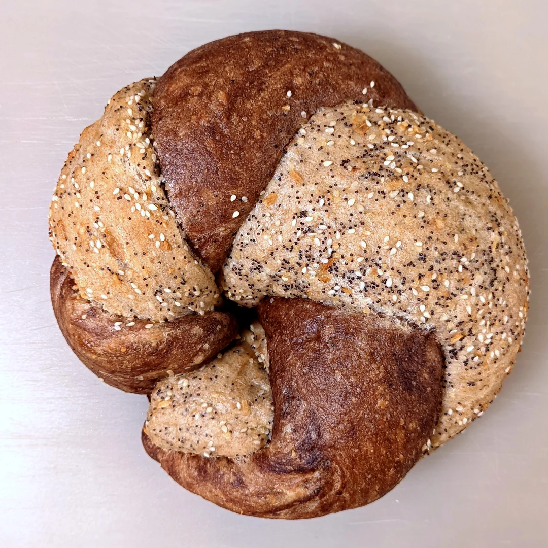 I made a pecorino-everything swirled rye bread | Scrolller