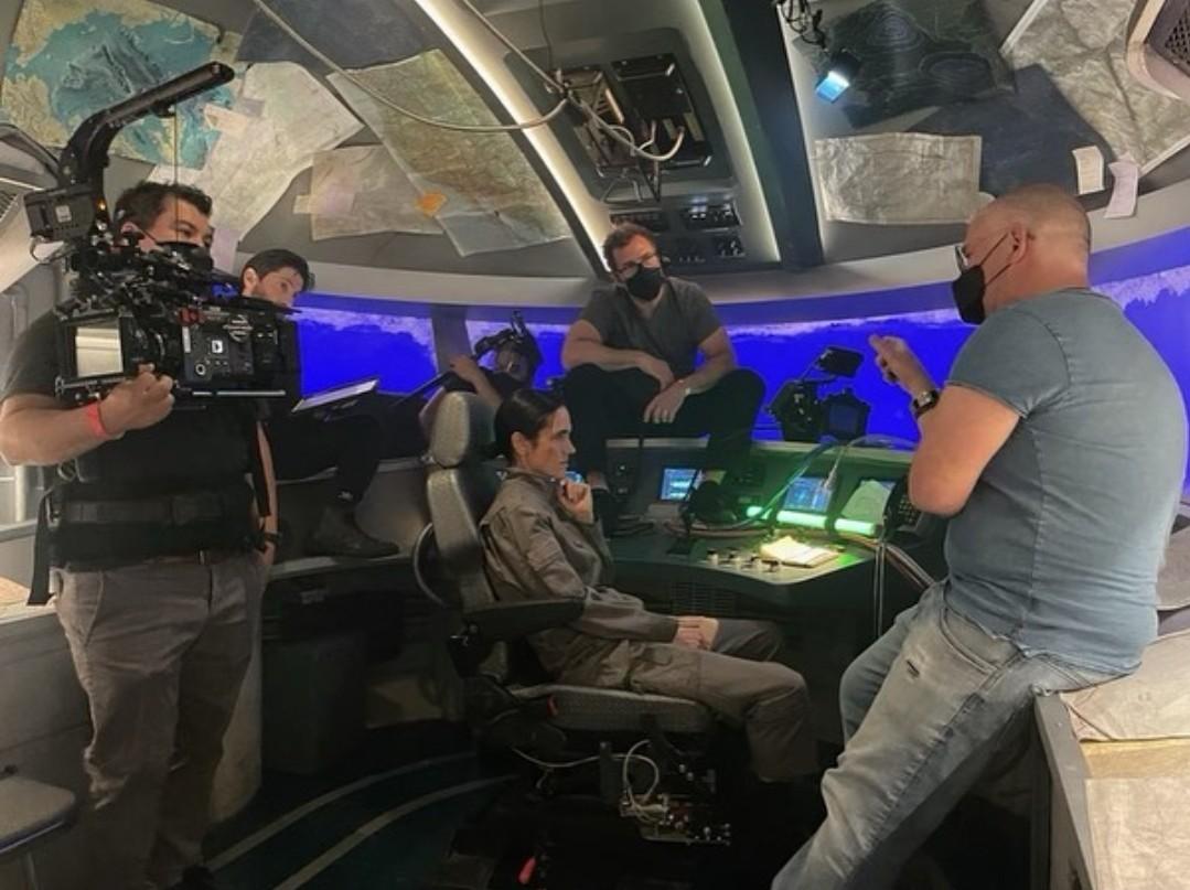 New photo of Jen behind the scenes of Snowpiercer (she looks so badass here🤩) | Scrolller