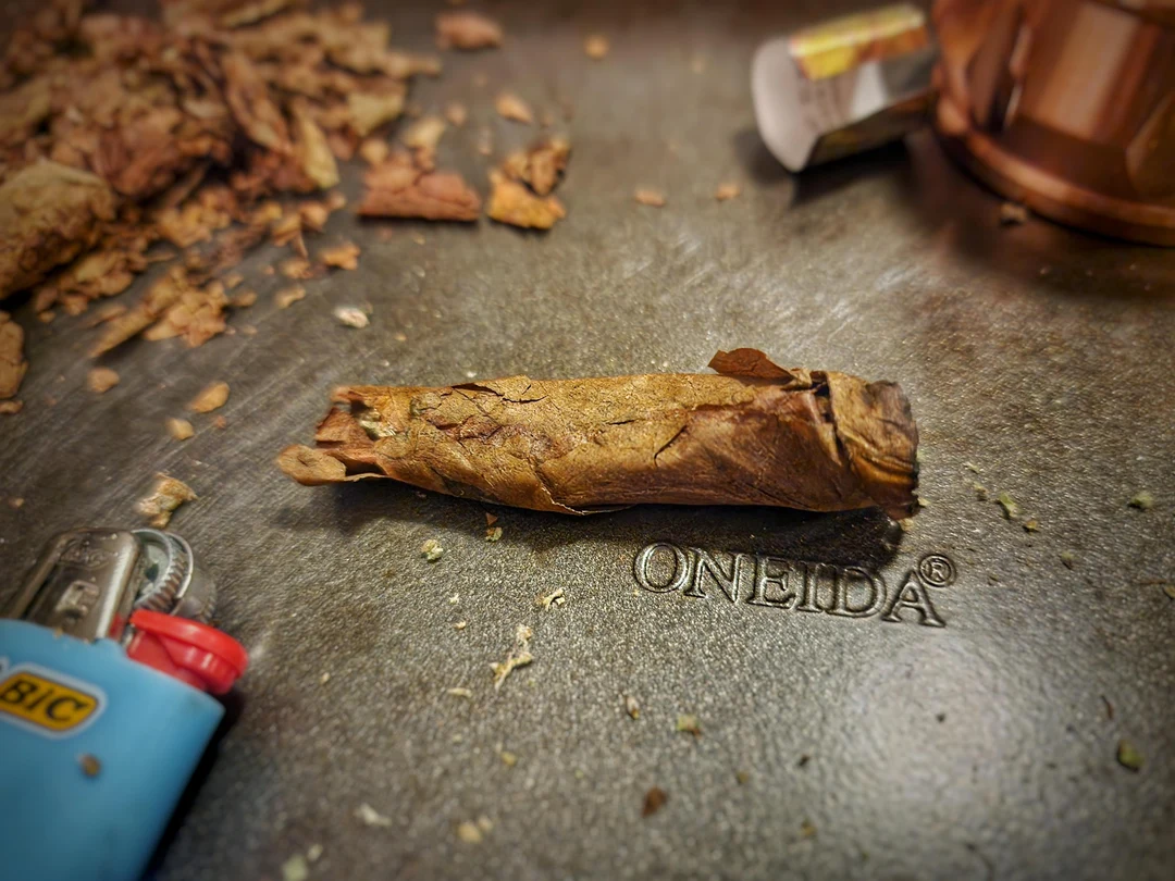 Neither blunts or joints have I rolled, ever | Scrolller