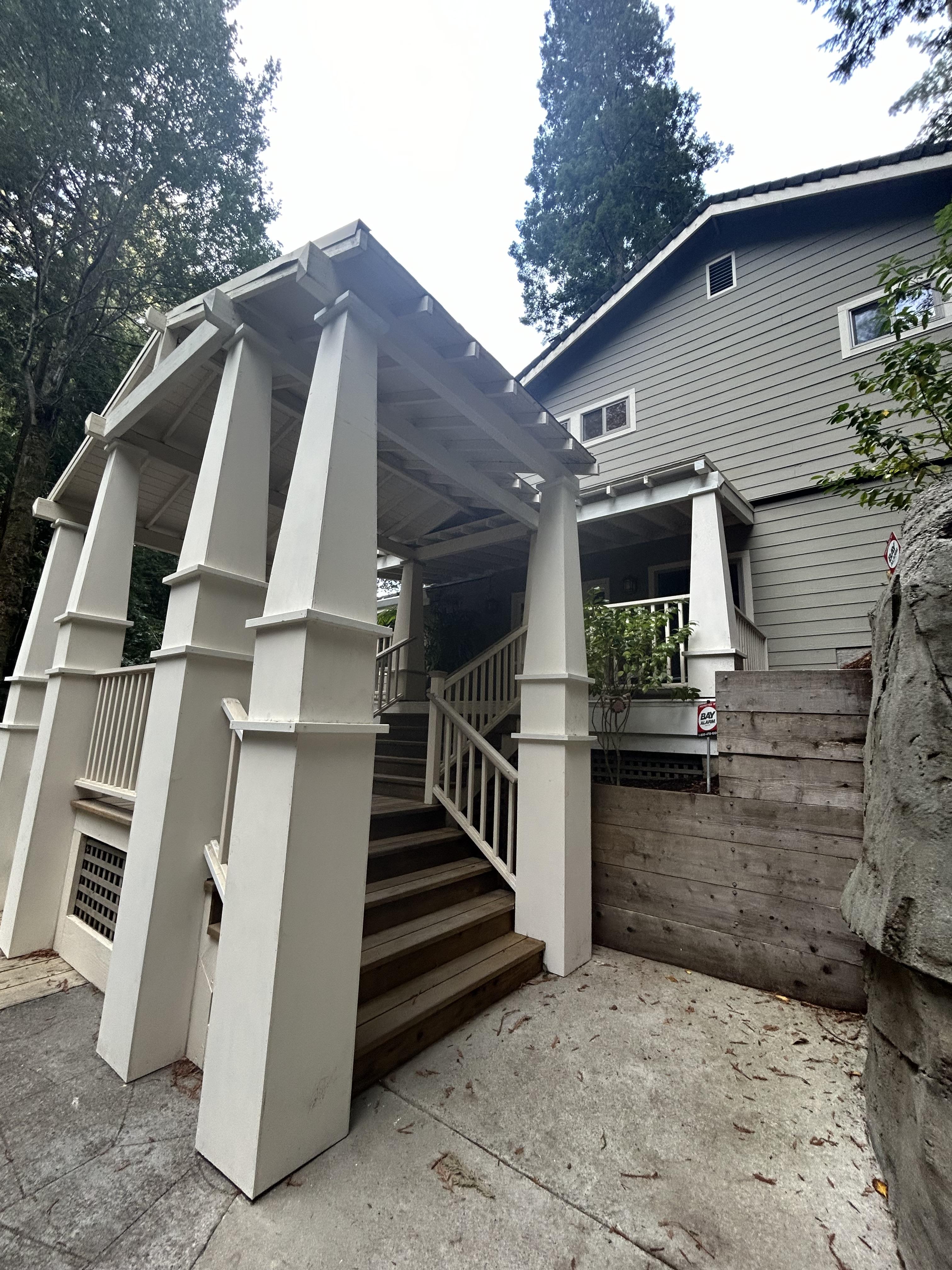 Dry rot on porch roof decking and rafter tails | Scrolller