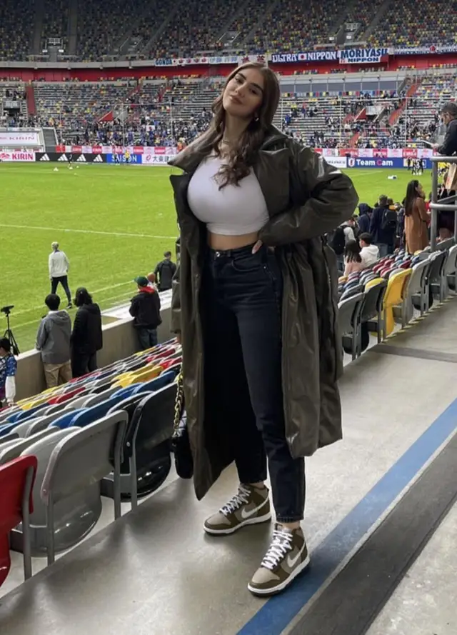 football girl | Scrolller