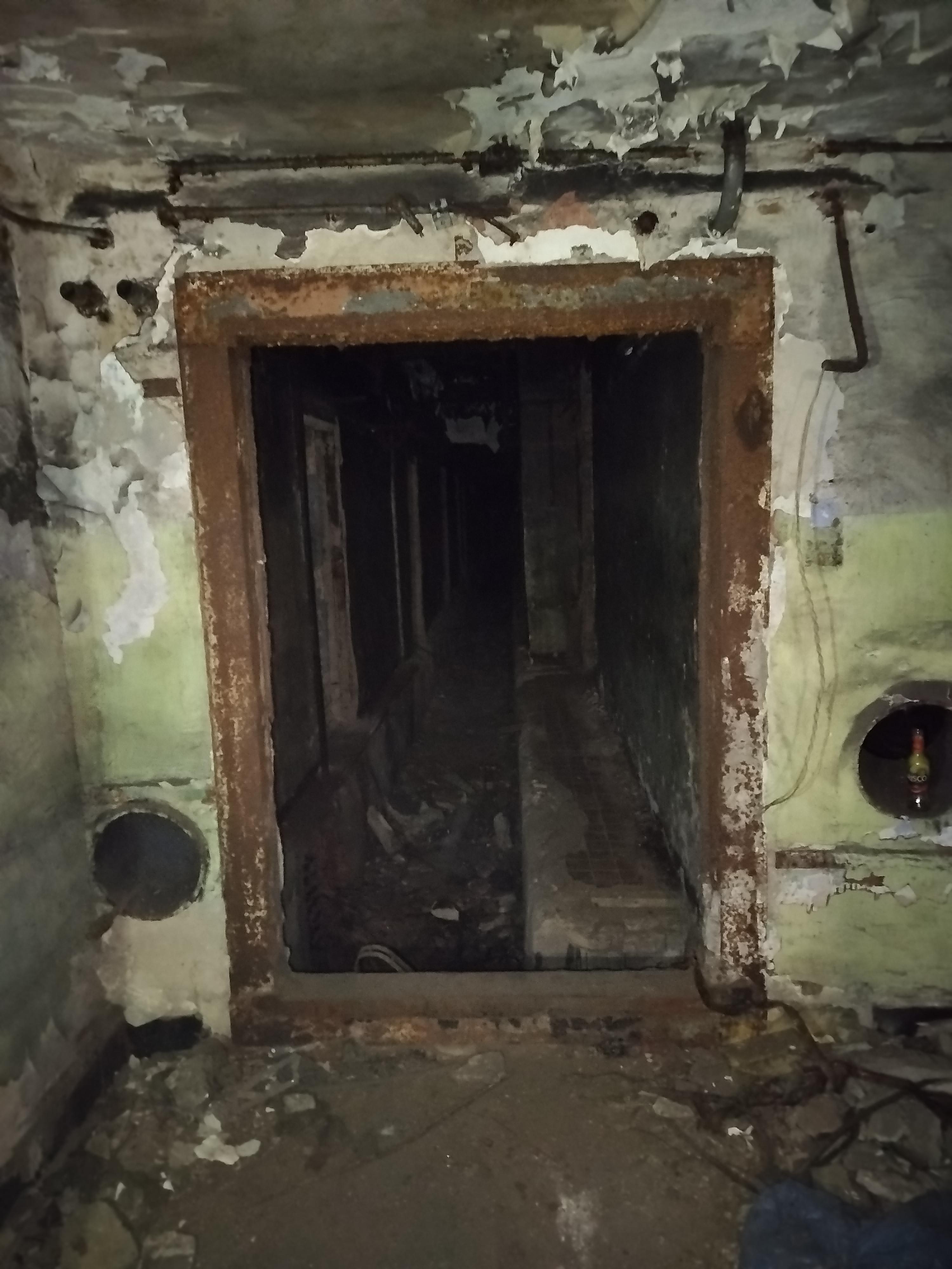 A very long tunnel/hall | Scrolller