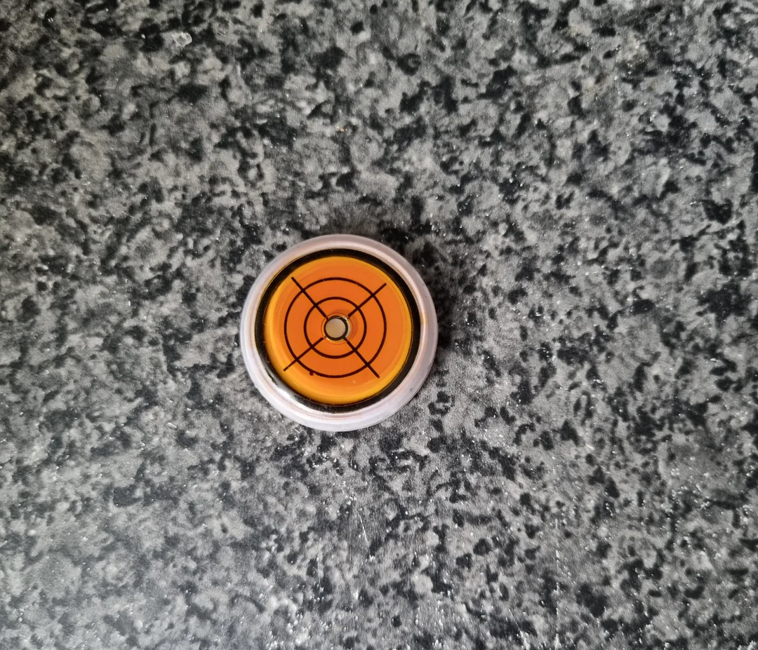 This is my new illegal ball marker. It will definitely improve my putting. | Scrolller