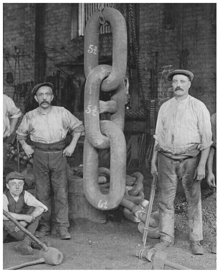 Forging the chain for the Titanic's anchor, 1910. | Scrolller