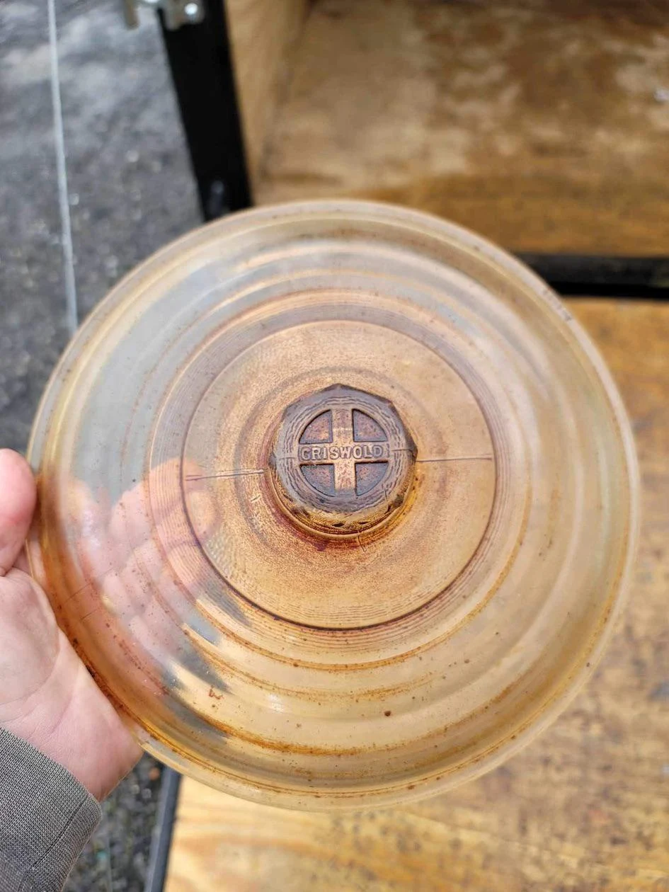 Can anyone identify this what I assume to be a lid and value? | Scrolller