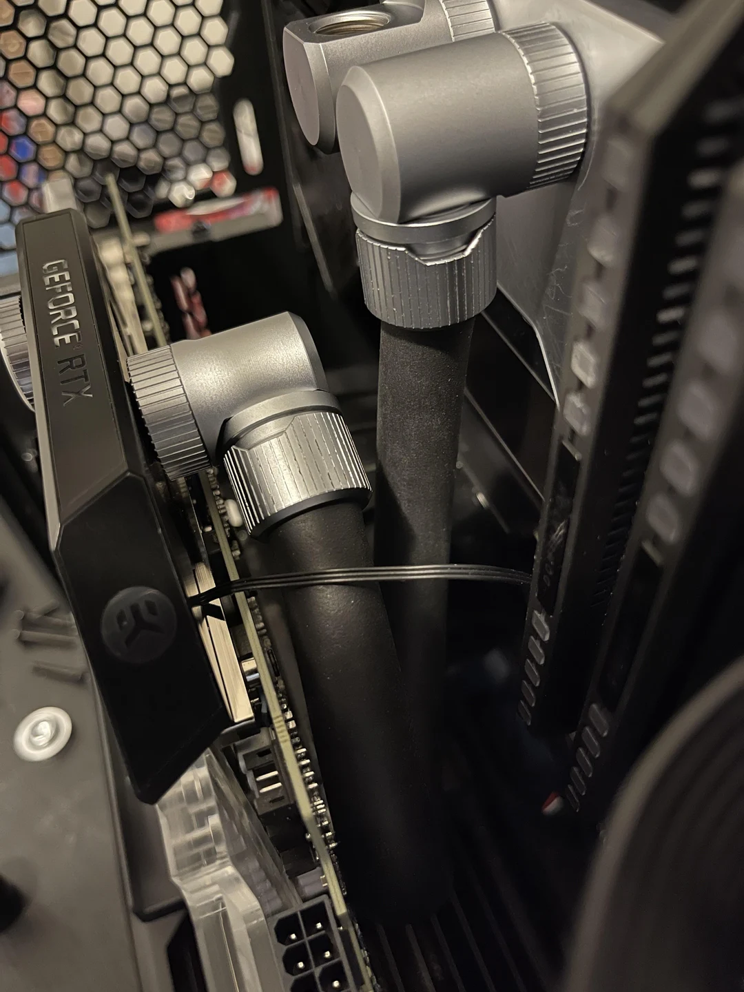 Follow up [super kinked ZMT bend] Can ZMT touch the back of a naked GPU? I don’t have a ...