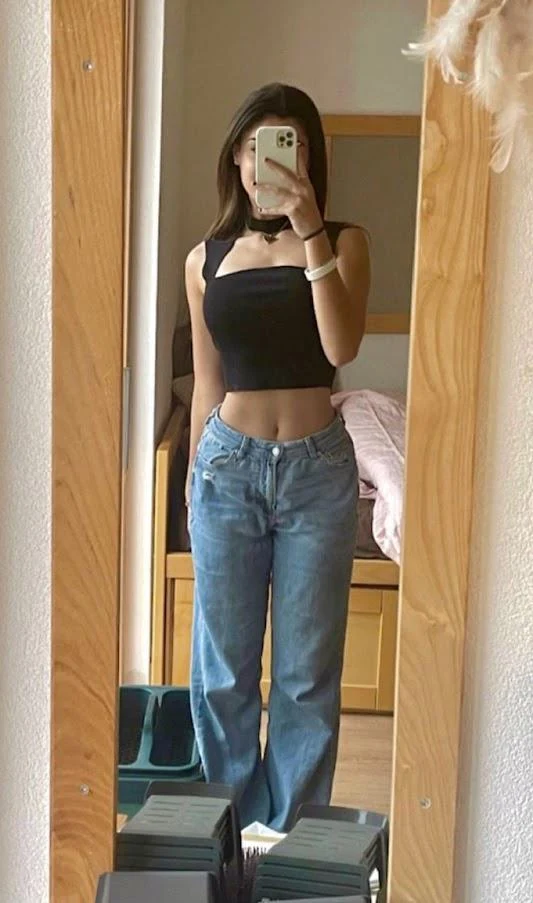 Dating her was an experience | Scrolller