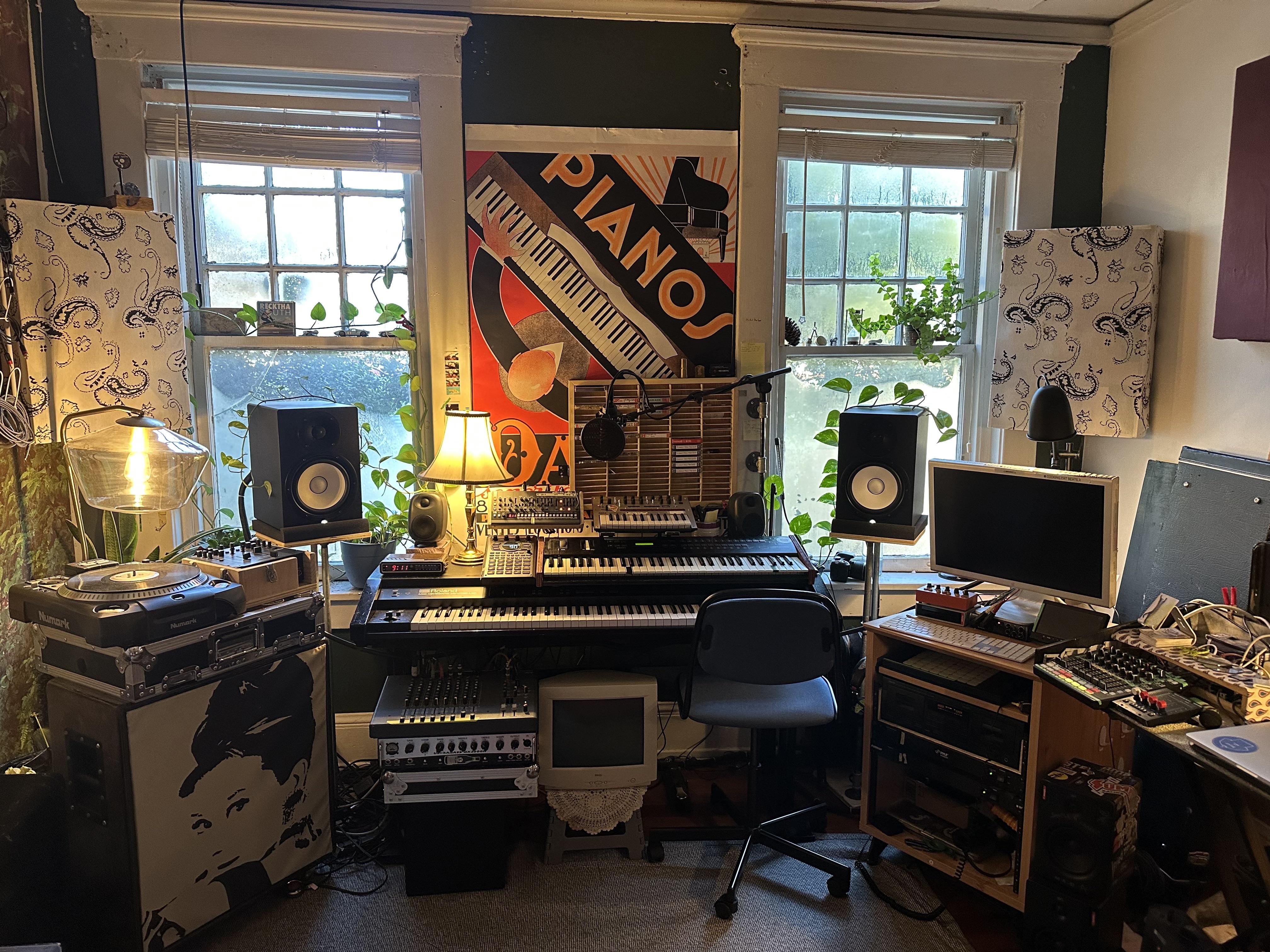 Im wondering what you guys would change/add/adjust in my home studio | Scrolller