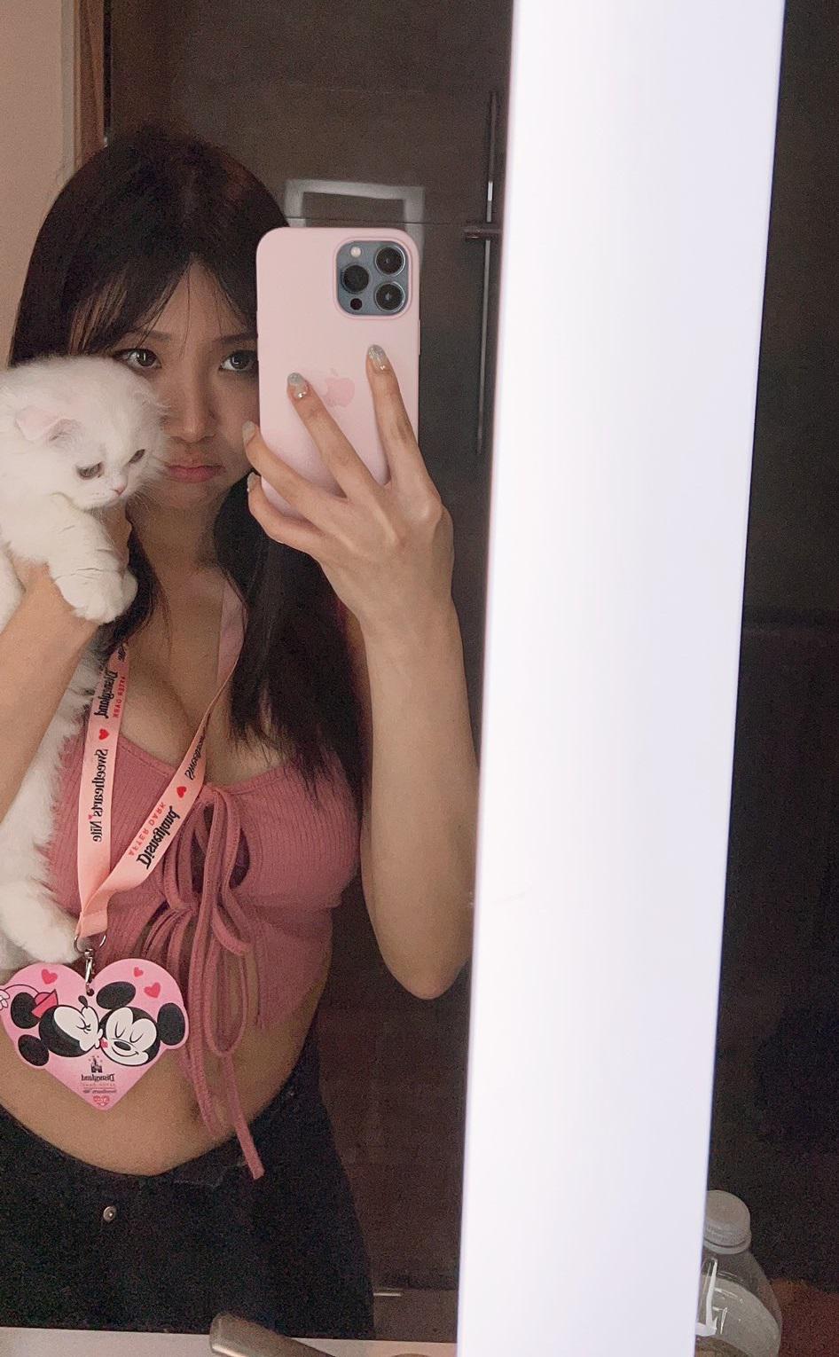 More from Aria's deleted tweet | Scrolller