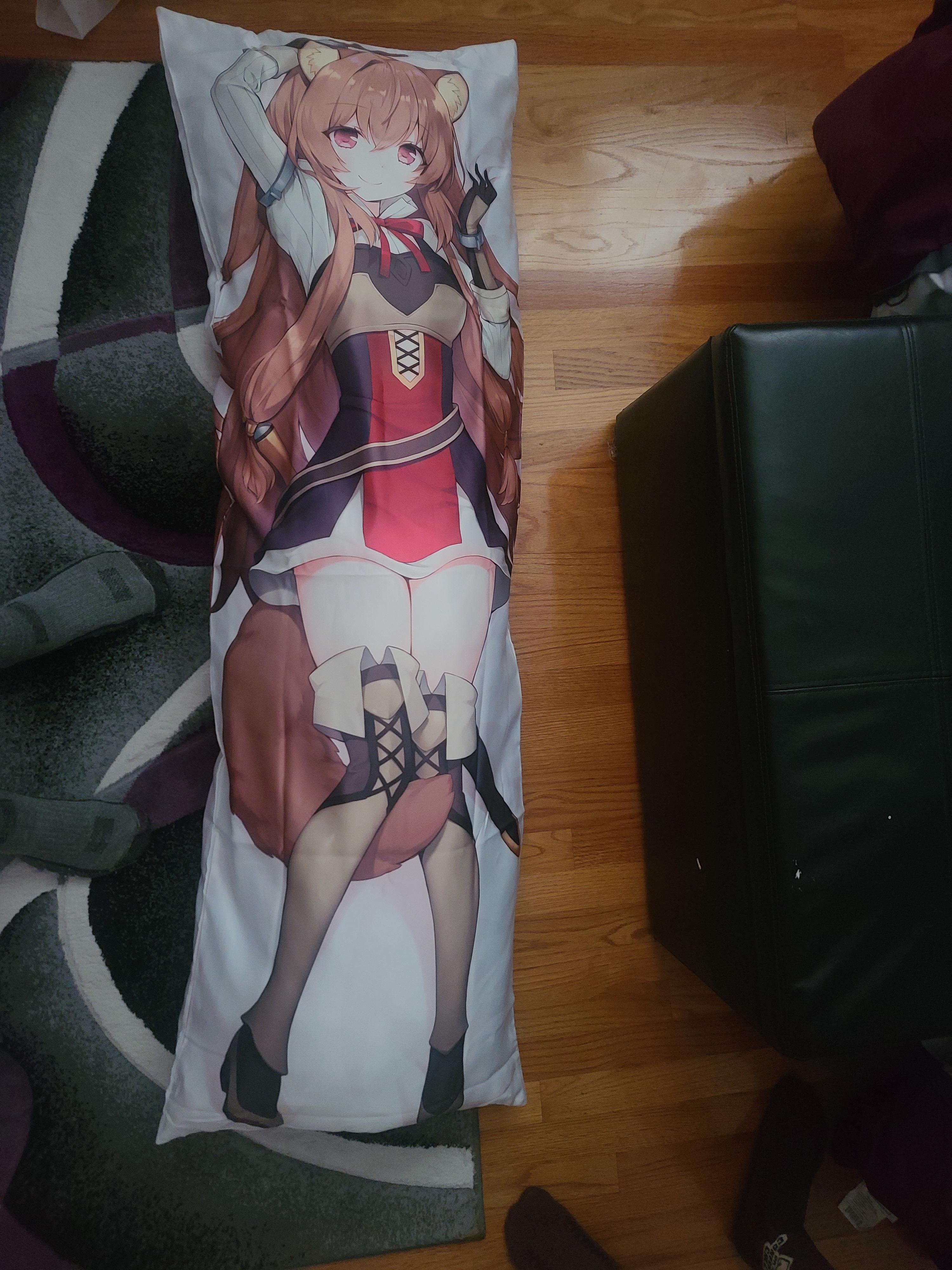 My new body pillow! | Scrolller