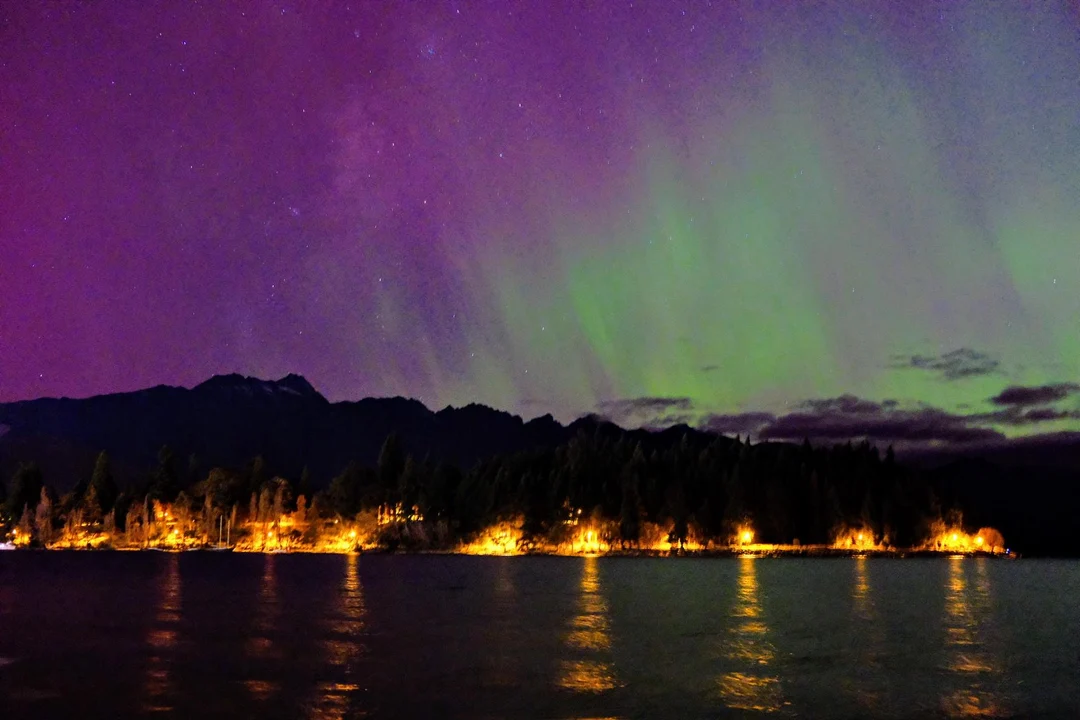 Aurora Australis from Queenstown, New Zealand | Scrolller