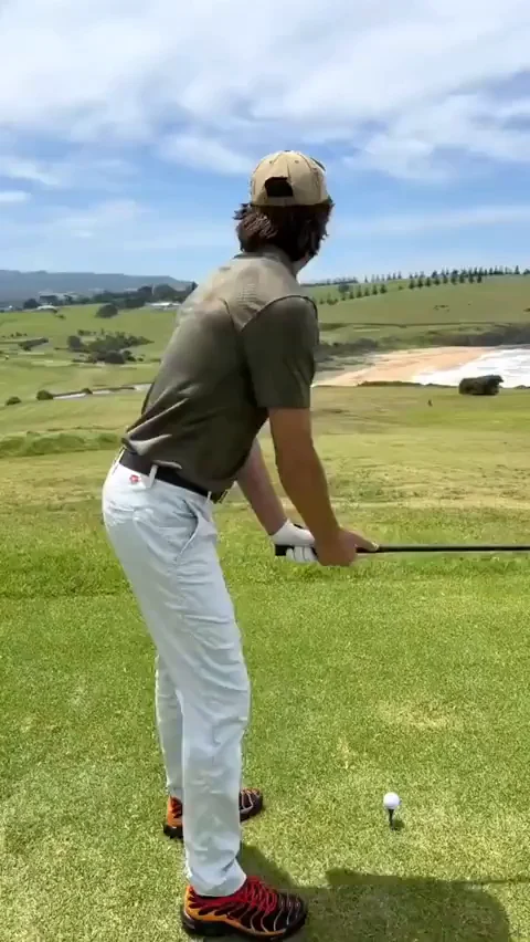 A nice golf practice | Scrolller
