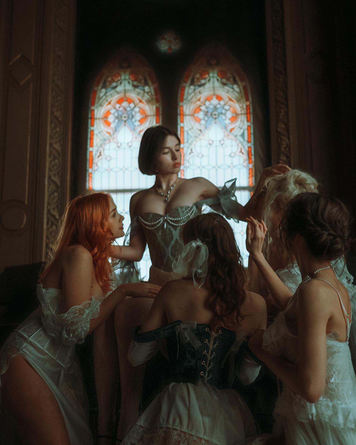 "Admiring looks" | Scrolller