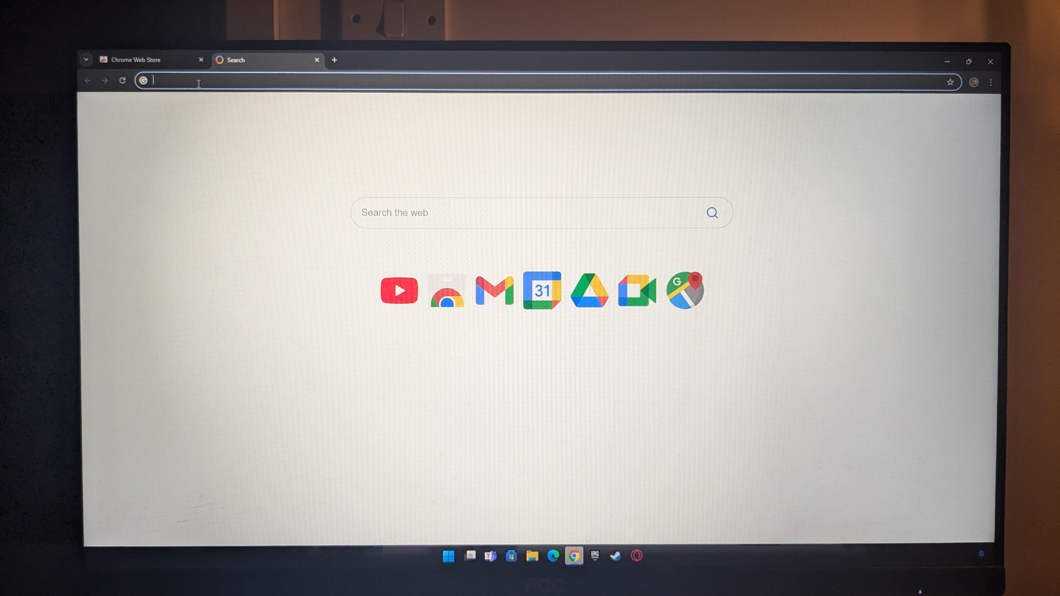 Why does my chrome look like this | Scrolller
