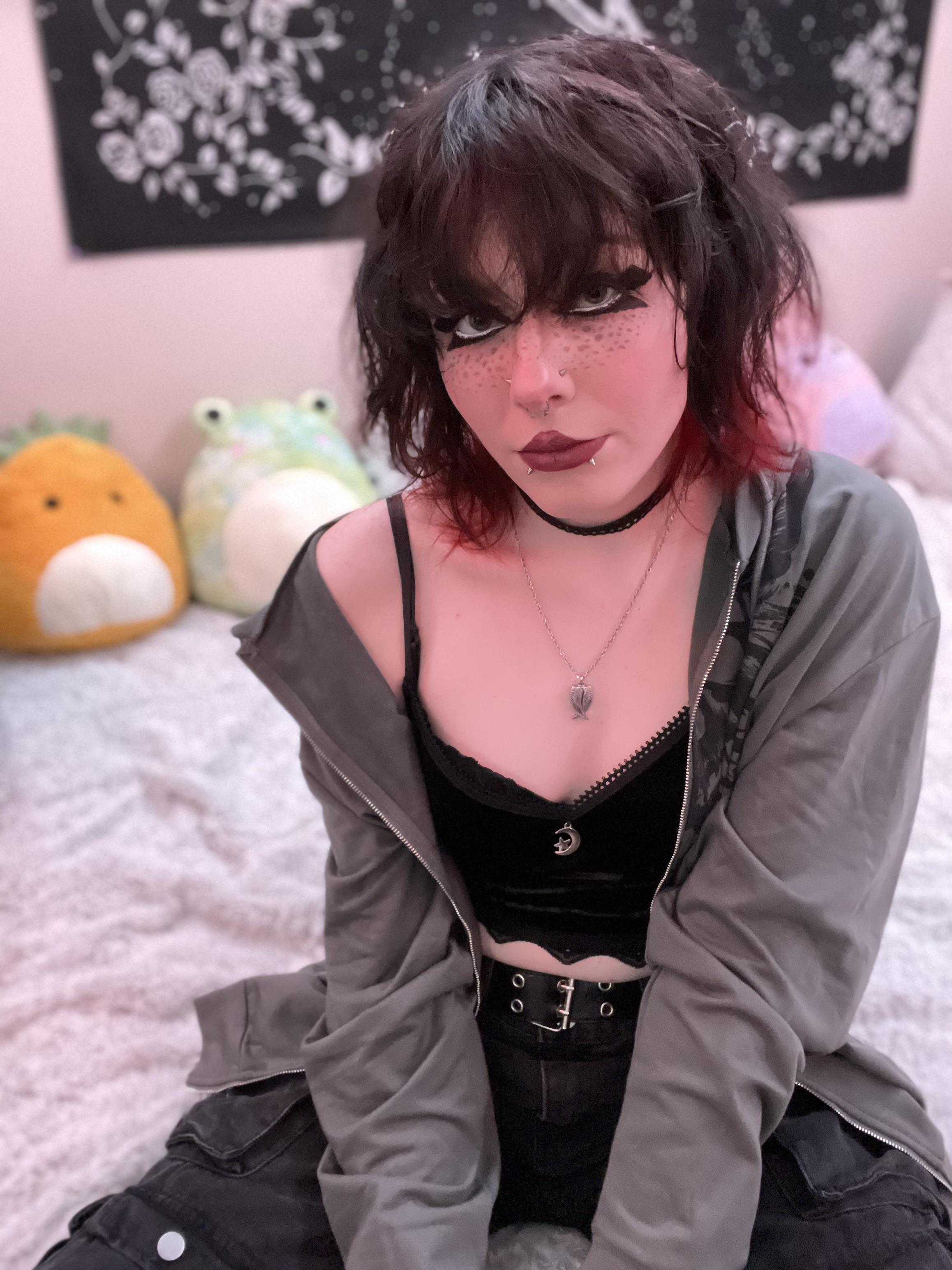 I might be poisonous but it’s pretty poison | Scrolller