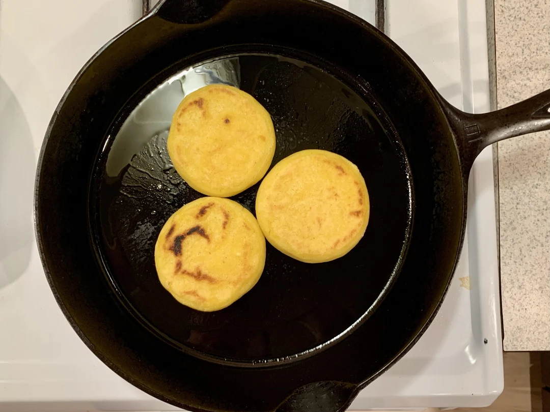Arepas Con Queso | Scrolller
