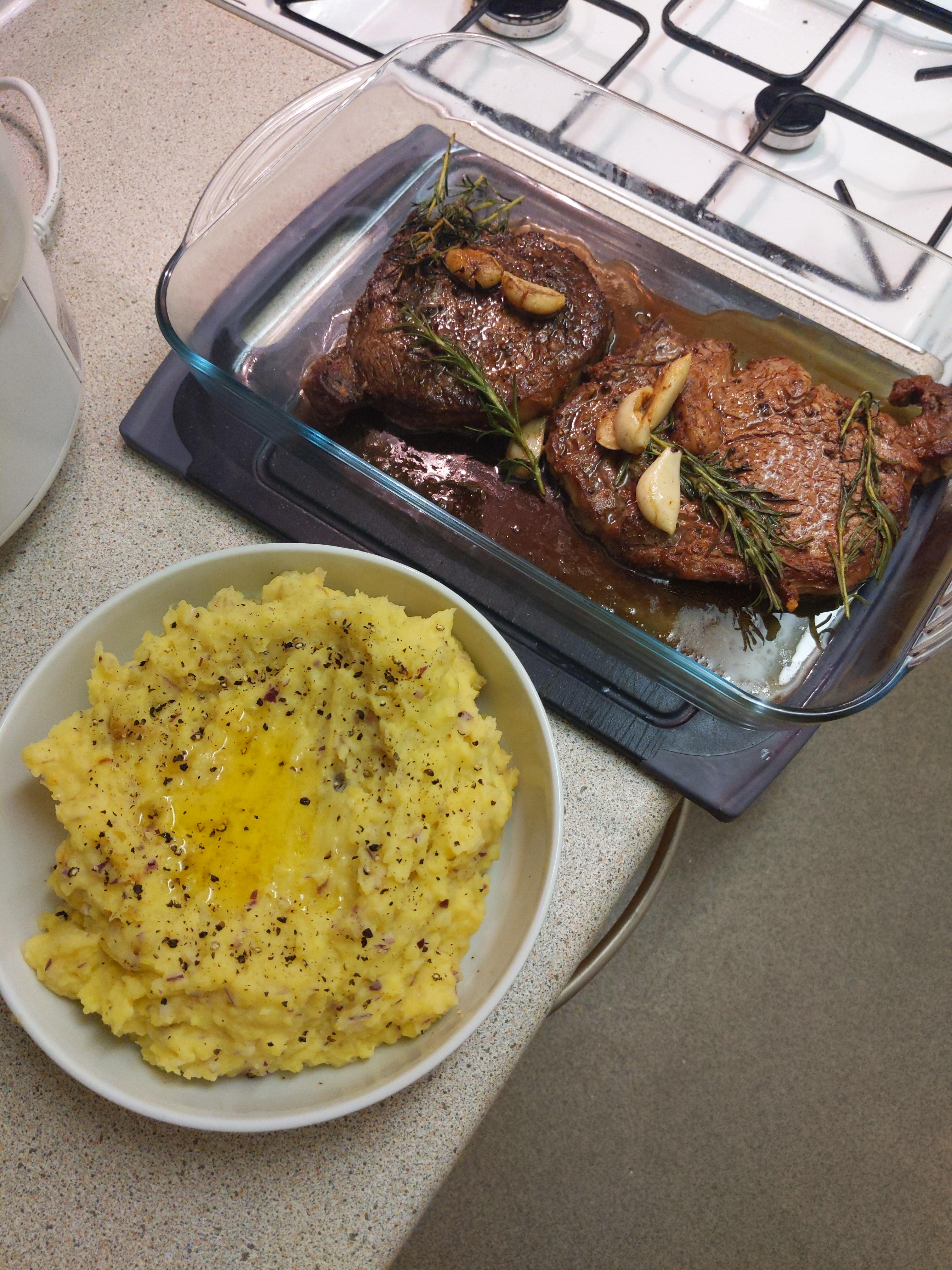 [Homemade] Steak & mash | Scrolller