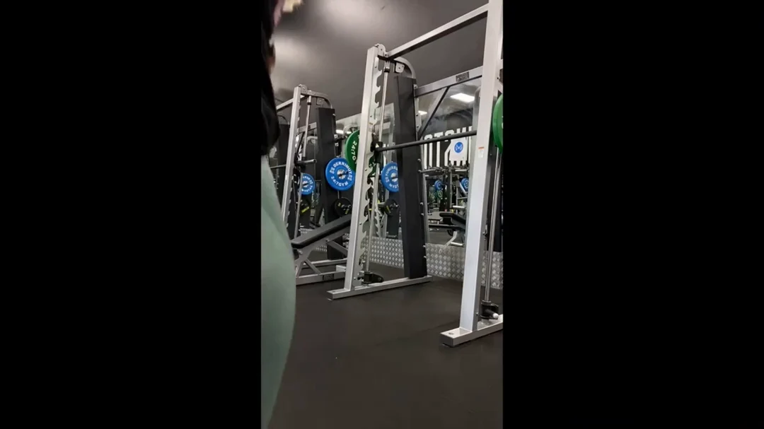 Scratching your ass before working out | Scrolller