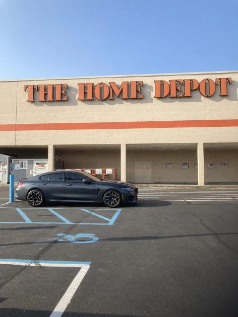 BMW M8(480X630) | Scrolller