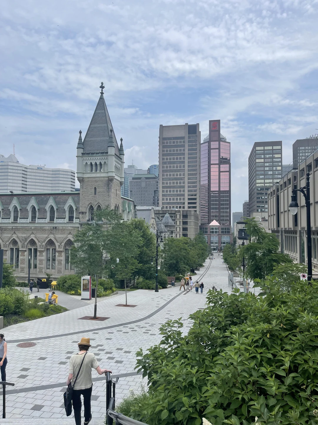 Montreal, QC | Scrolller