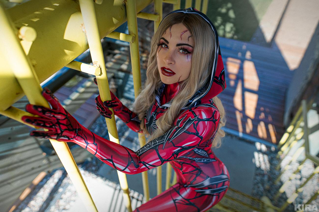 Gwen Carnage cosplay by Yuna Kairi | Scrolller