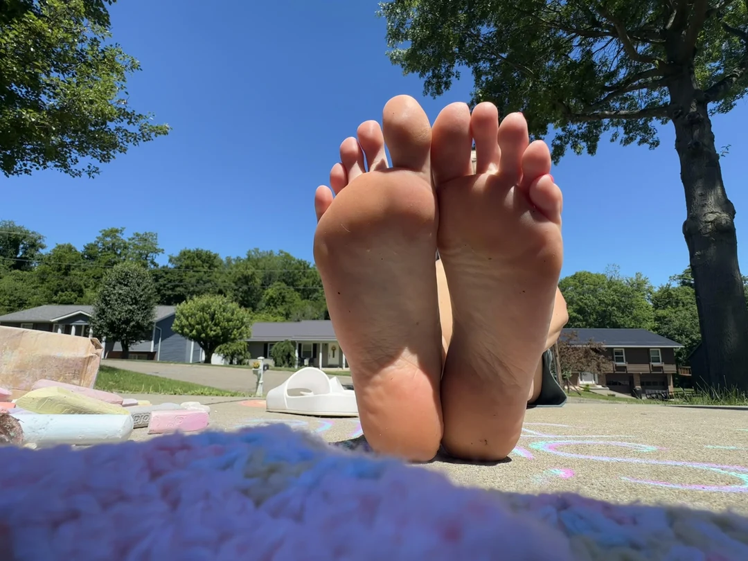 Neighbors don’t know what they’re missing | Scrolller