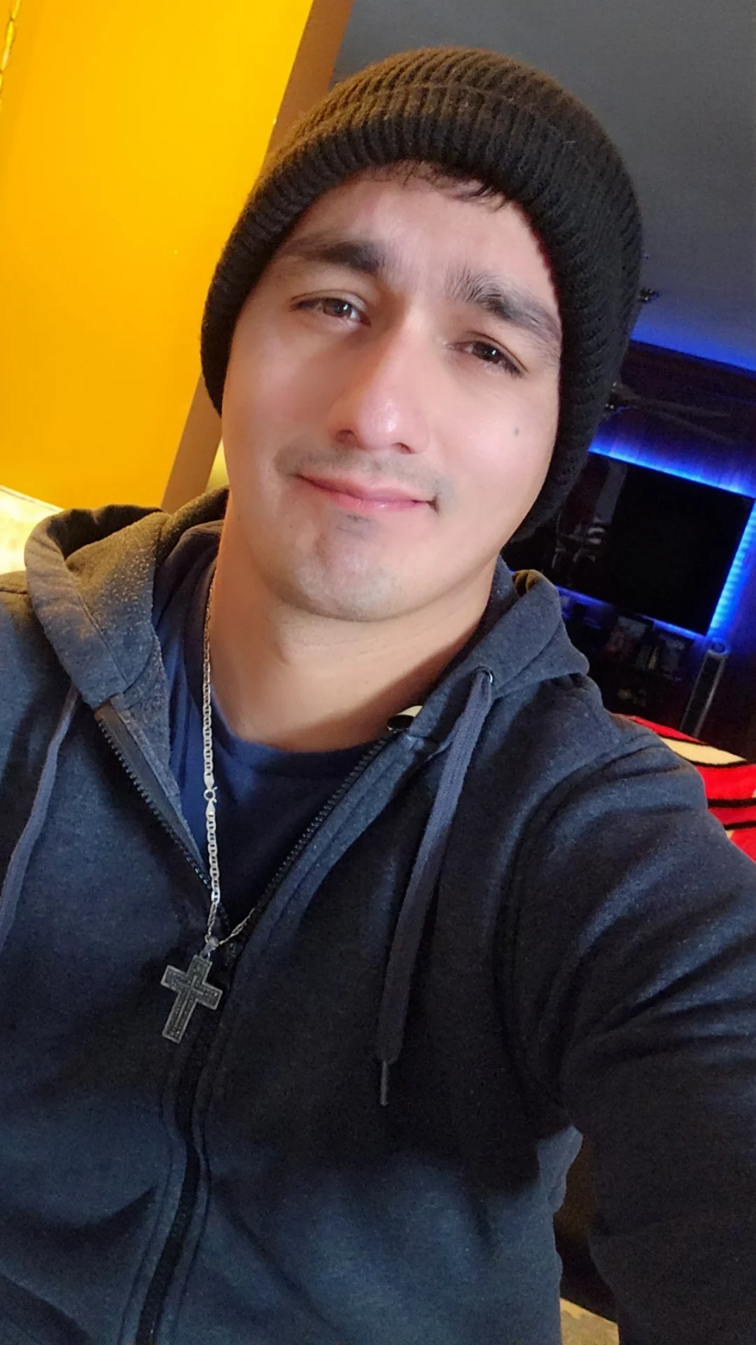 Looking 4 a buddy! | Scrolller