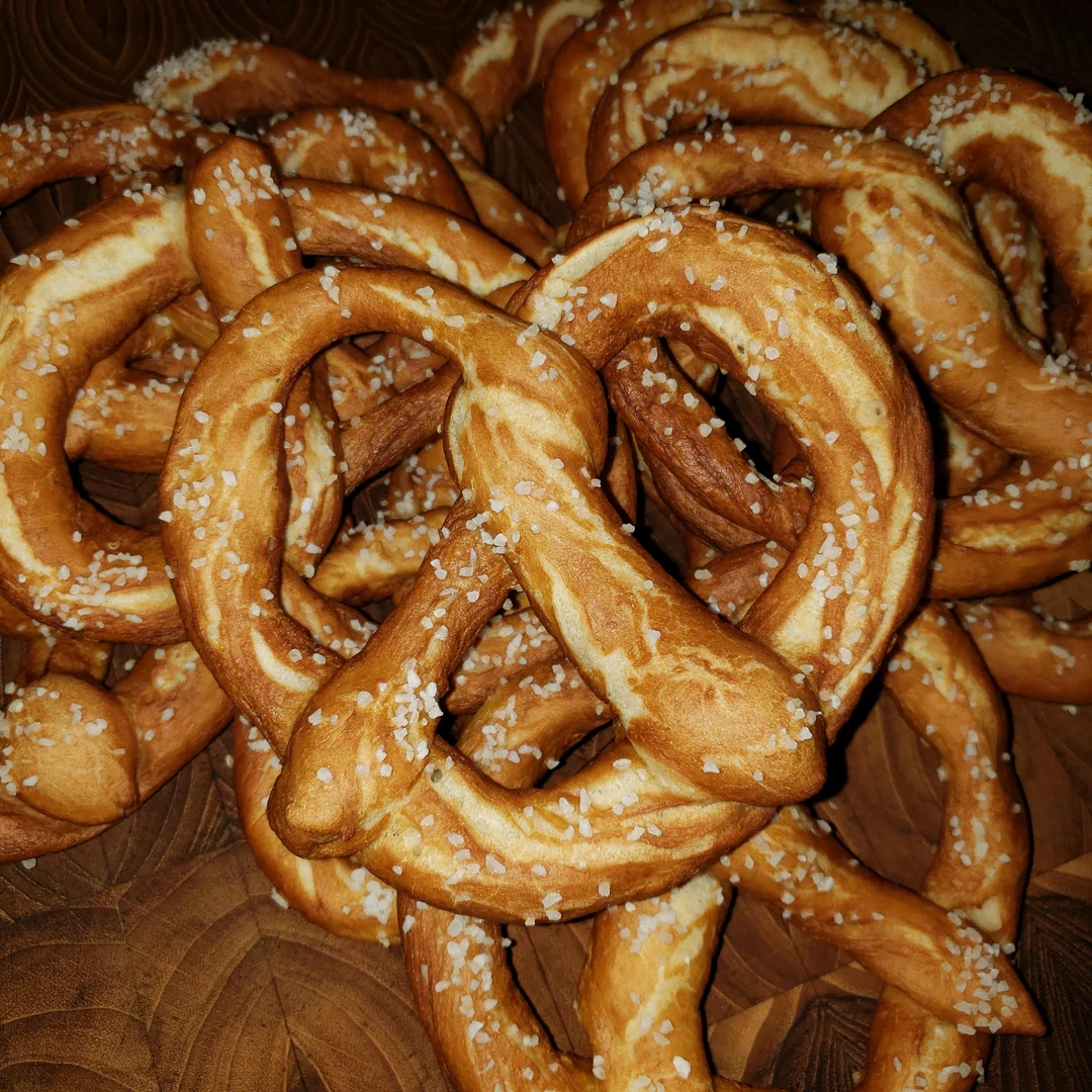 I FINALLY figured out how to roll my softies so they actually look like proportionate pretzels 🤣 ...