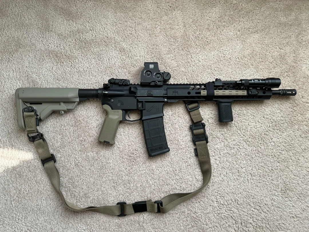 A submission for Two Tone Tuesday | Scrolller