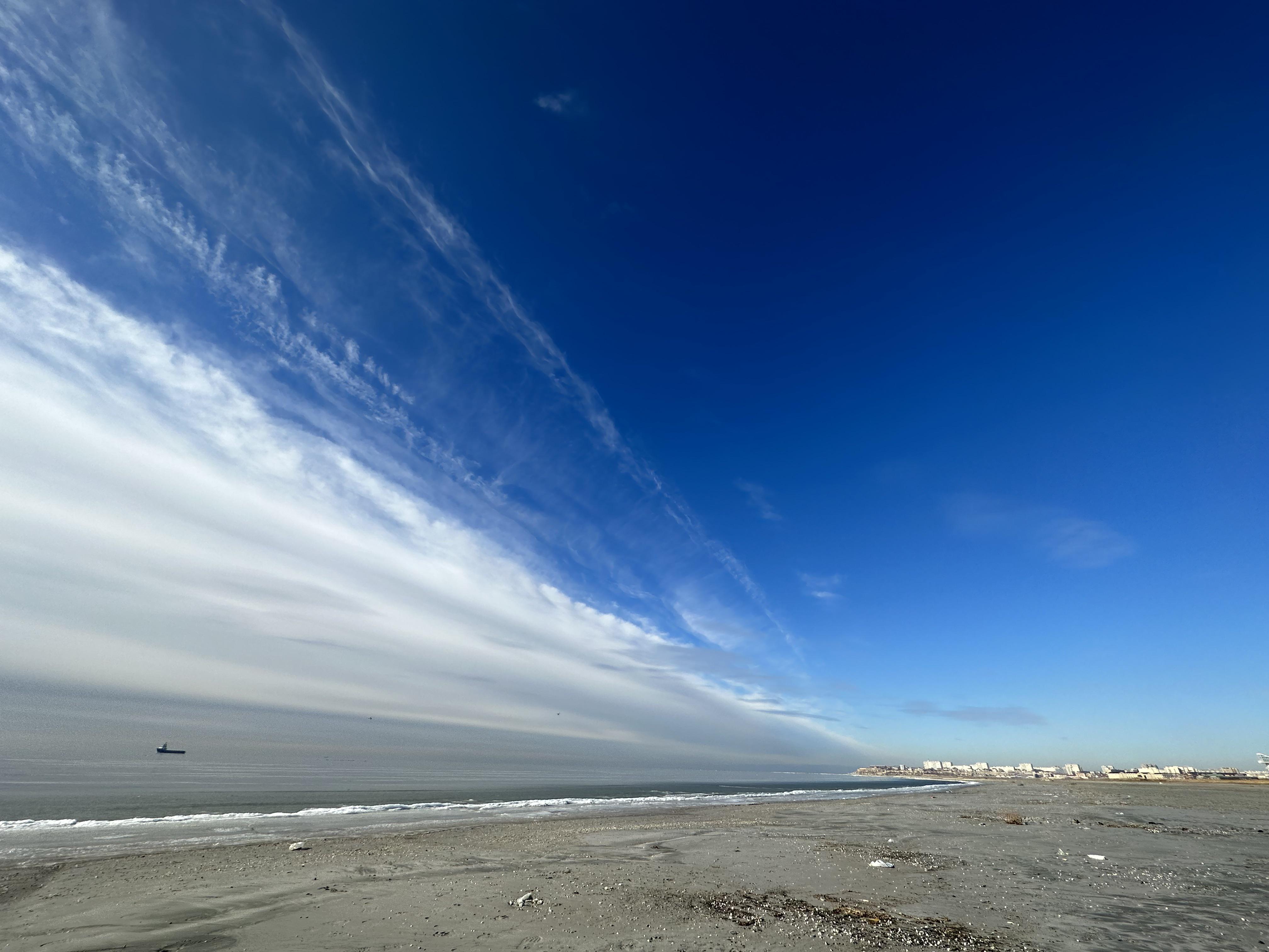 Some clouds w/ some sea | Scrolller