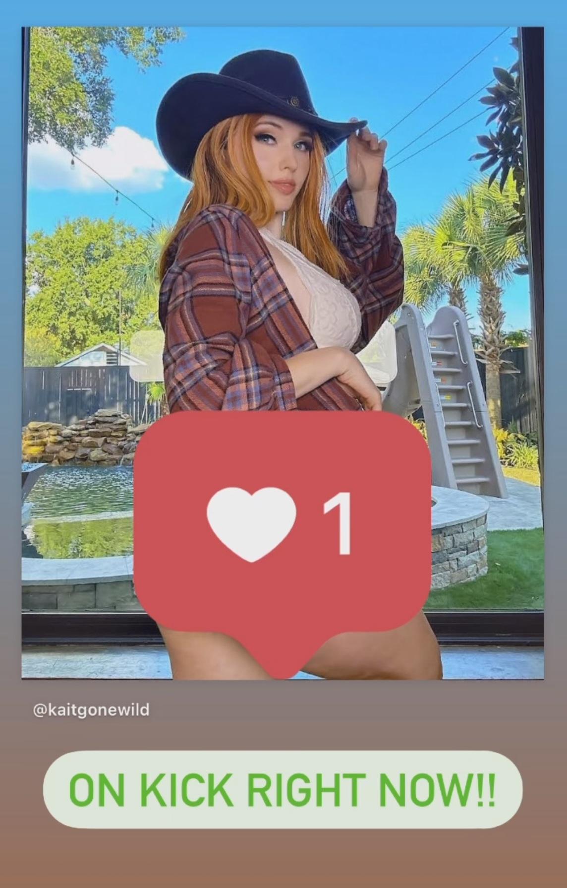 LIVE BODY PAINTING ON KICK.COM/AMOURANTH - SHE'S LIVE RIGHT NOW | Scrolller