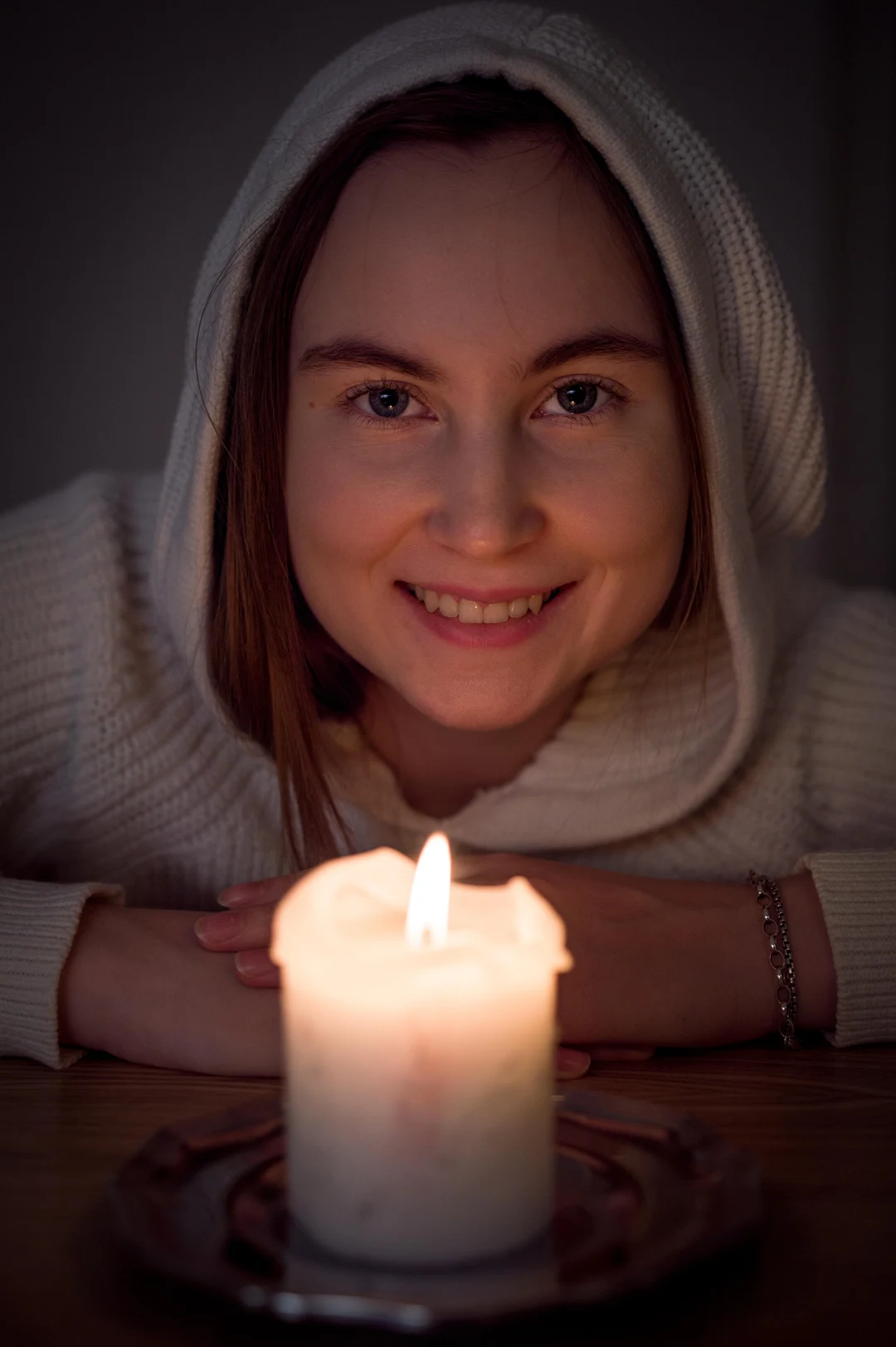 Autumn and candle (Nikon 3200, Sigma 35mm, f/1.8) | Scrolller