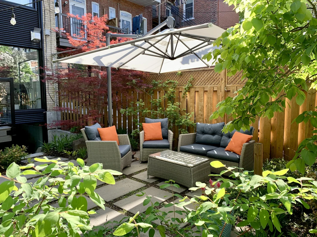 Cozy backyard seating area | Scrolller