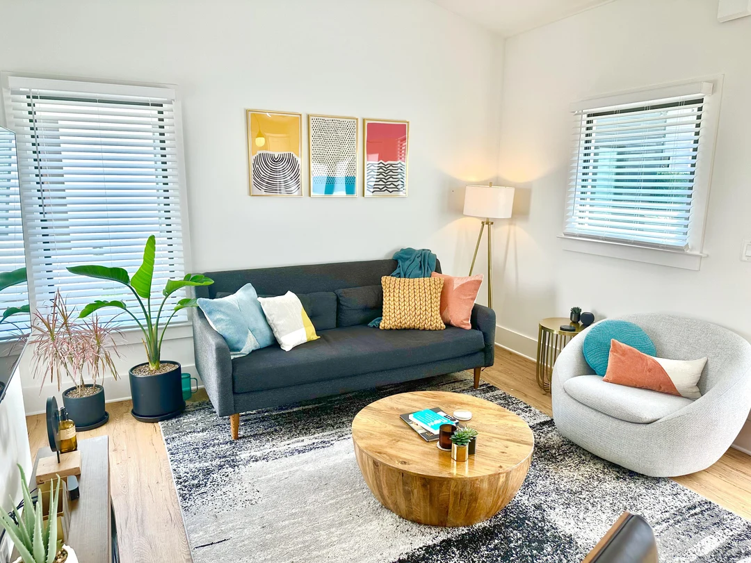 My New Apartment Living Room After Changing Up My Decor & Adding Some Plants! 🪴 | Scrolller