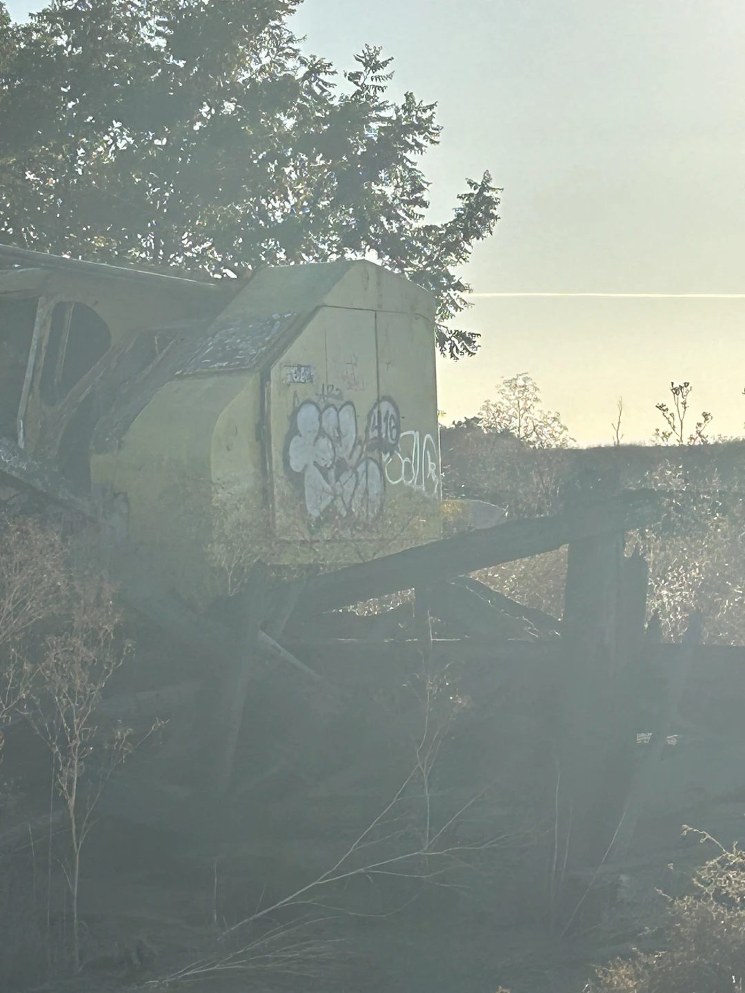 crew throw ona abandoned crane | Scrolller