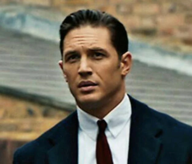 Does anybody know what tha name of this cut is ? | Scrolller