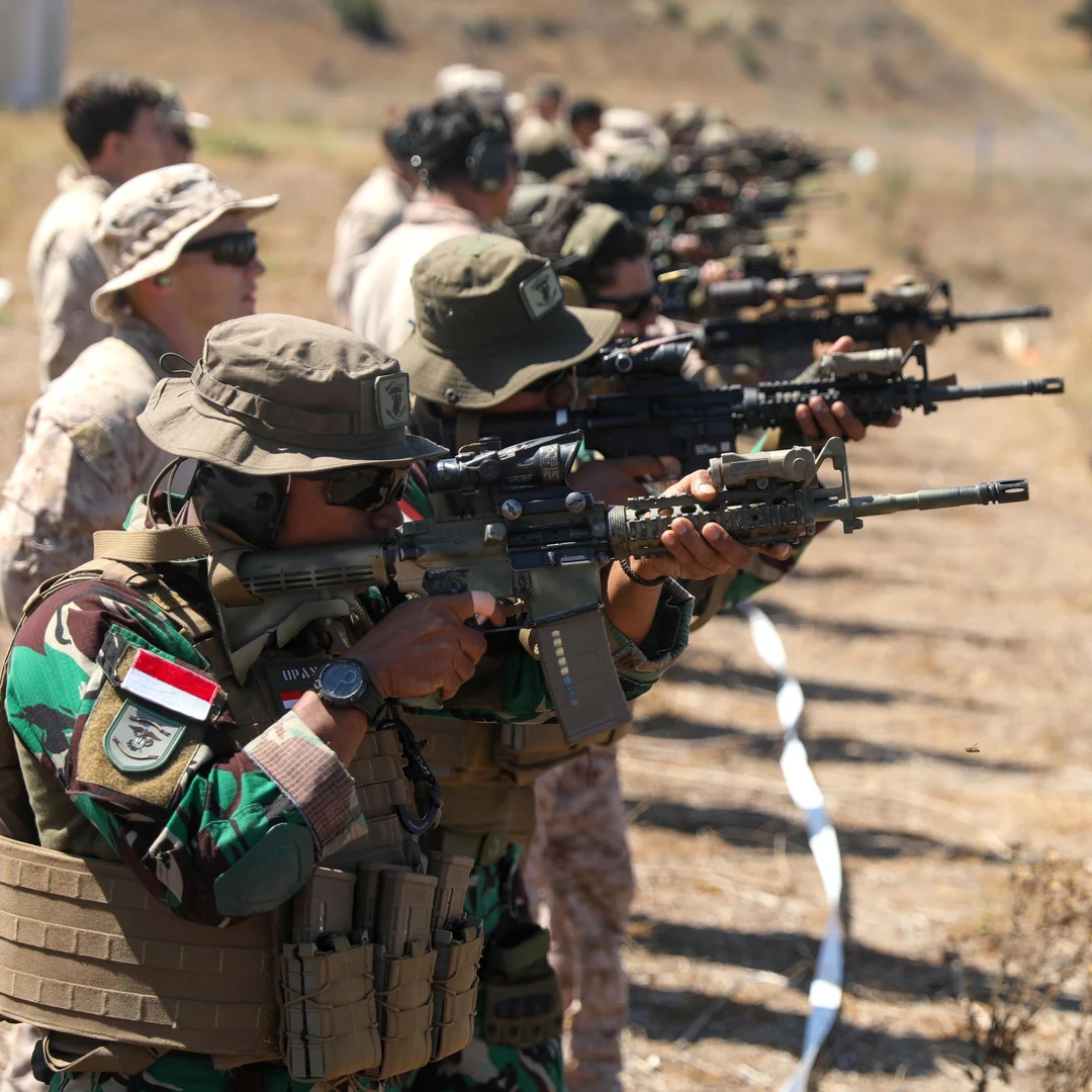 TAIFIB TNI AL menggunakan senapan M4A1 Carbine milik US Marine Corps | Scrolller