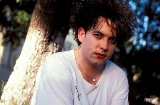 Robert smith of "The Cure" (1987-89?) | Scrolller