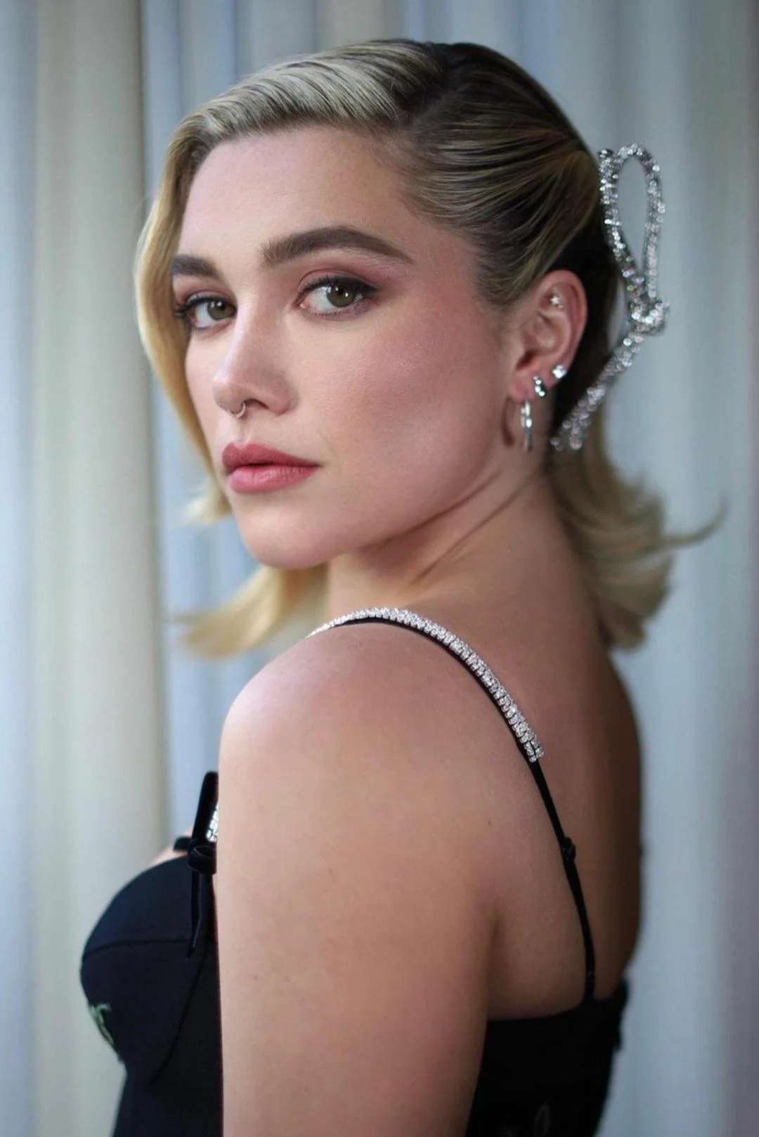 Florence Pugh | Scrolller
