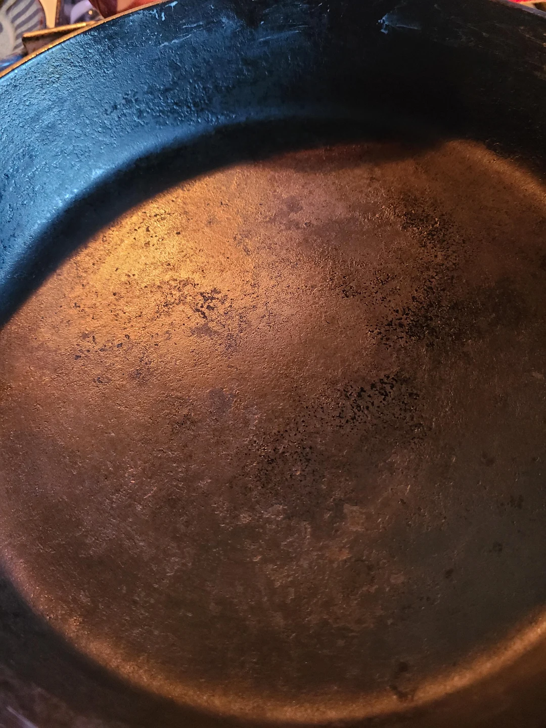 Trying to season pan but I can't tell if this texture is old burnt food or just the pan | Scrolller