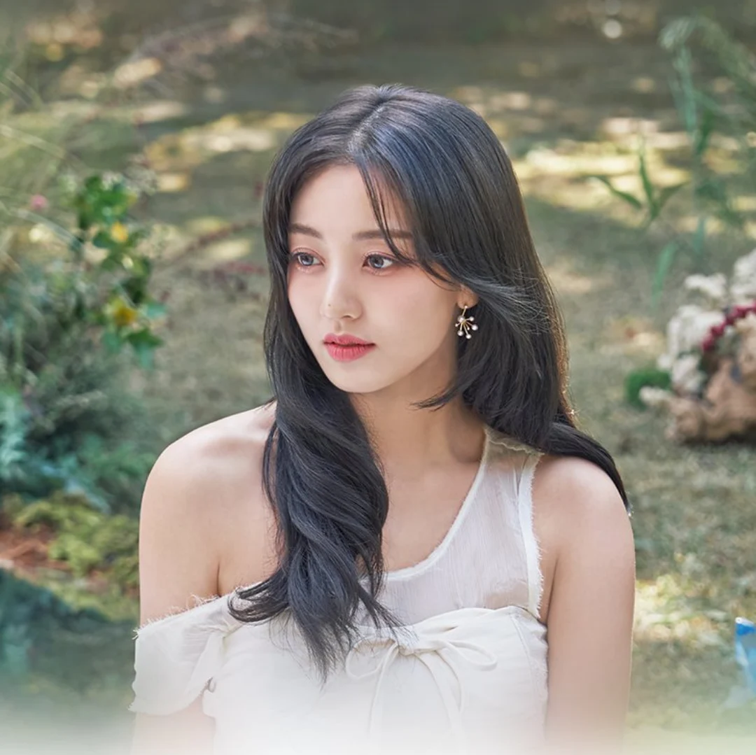 Jihyo | Scrolller