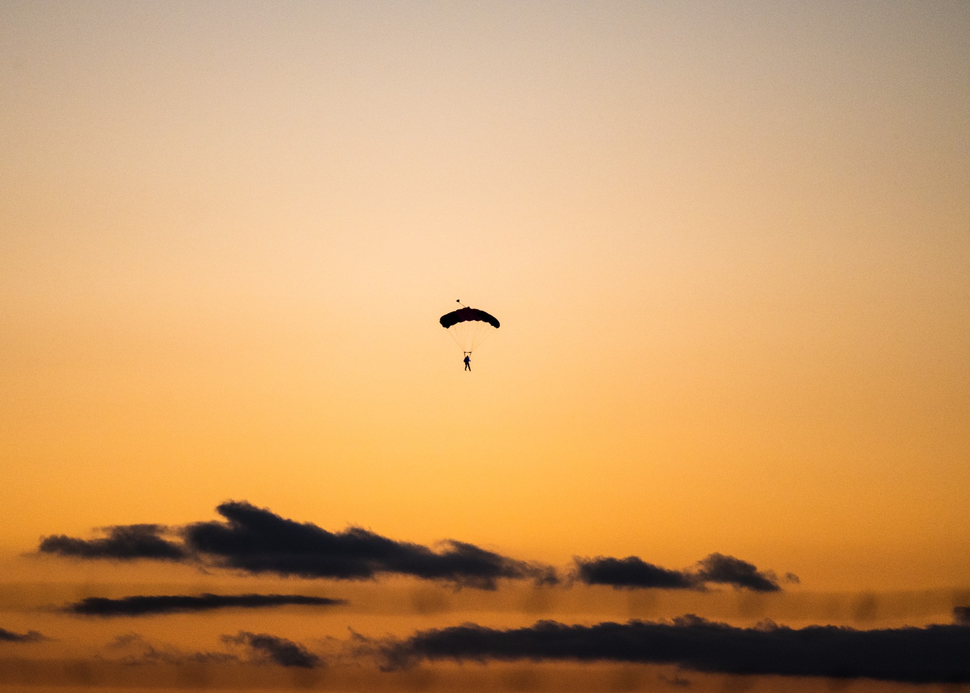 Sunset landing | Scrolller