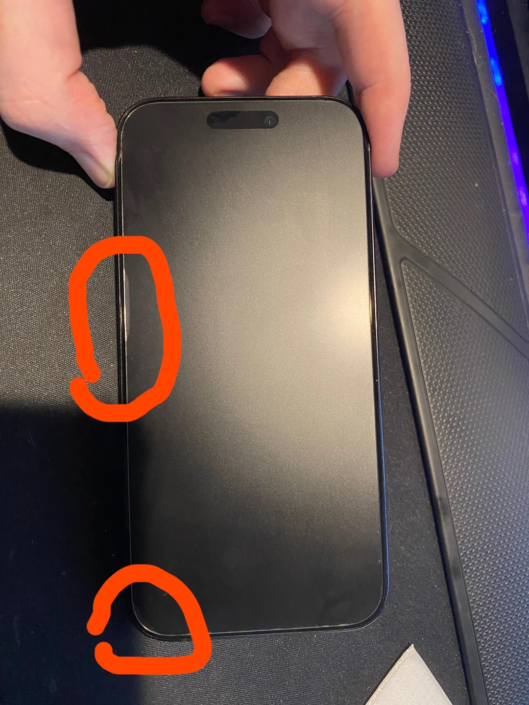 iPhone 15 Pro - Screen Protectors that do not bubble around the edges? | Scrolller
