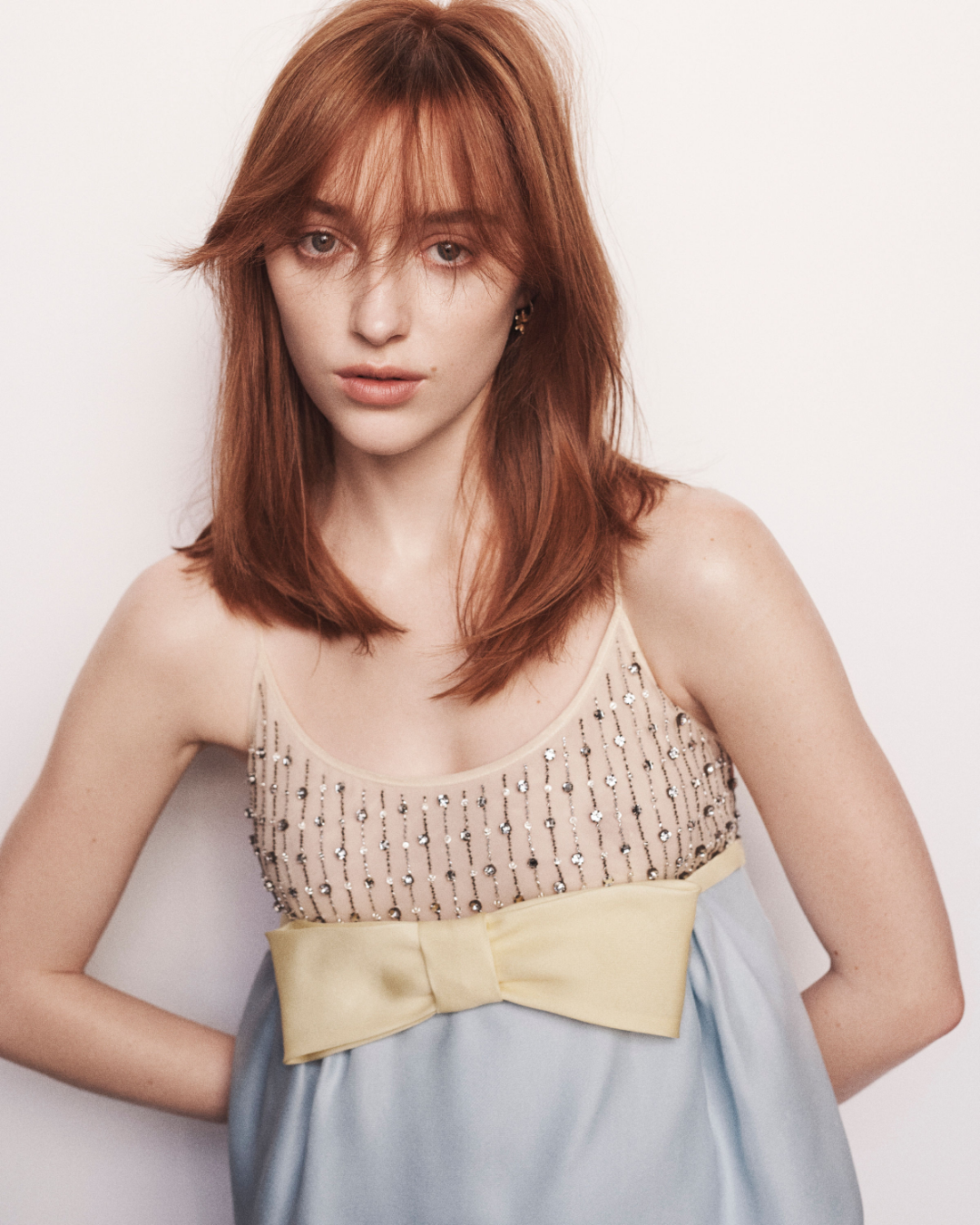 Phoebe Dynevor | Scrolller