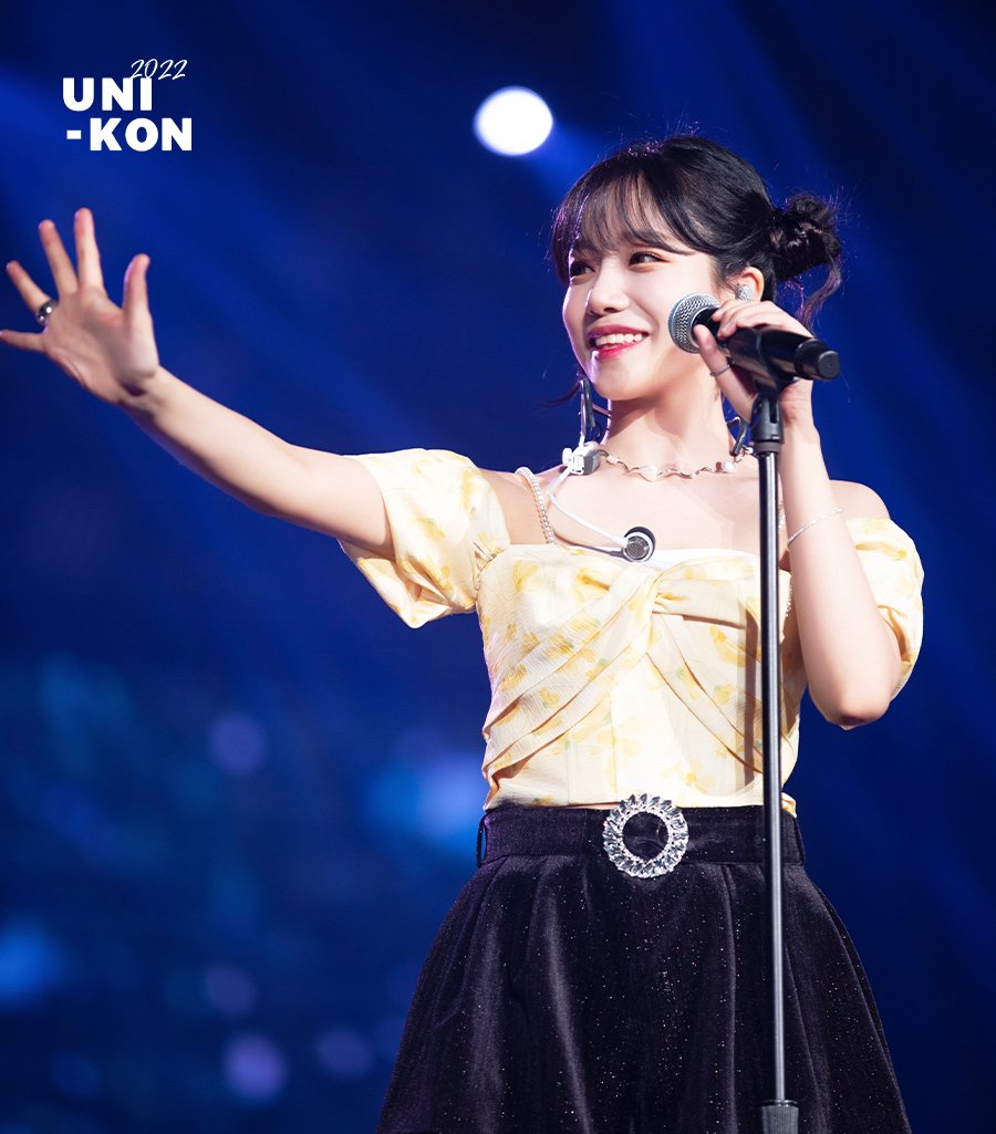 220824 UNIVERSE Twitter Update with Jo Yuri | Scrolller