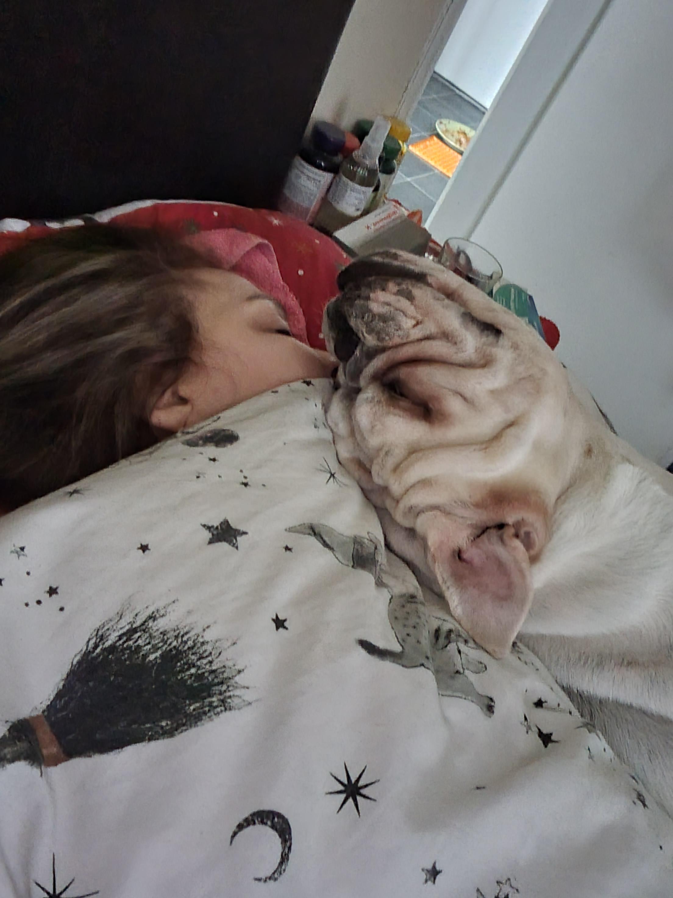 The sleeping beauty Hera | Scrolller