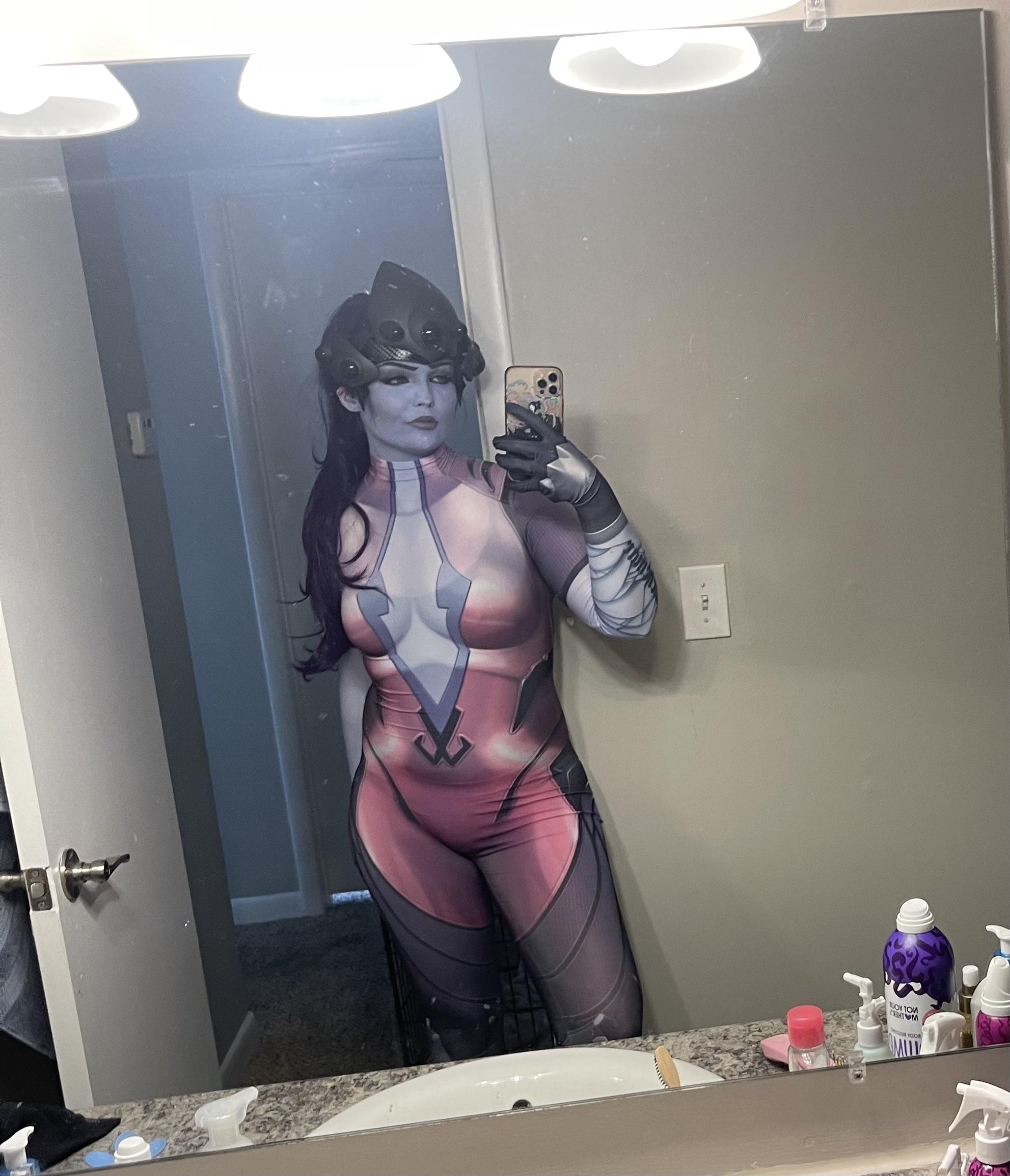 Widowmaker cosplay! | Scrolller