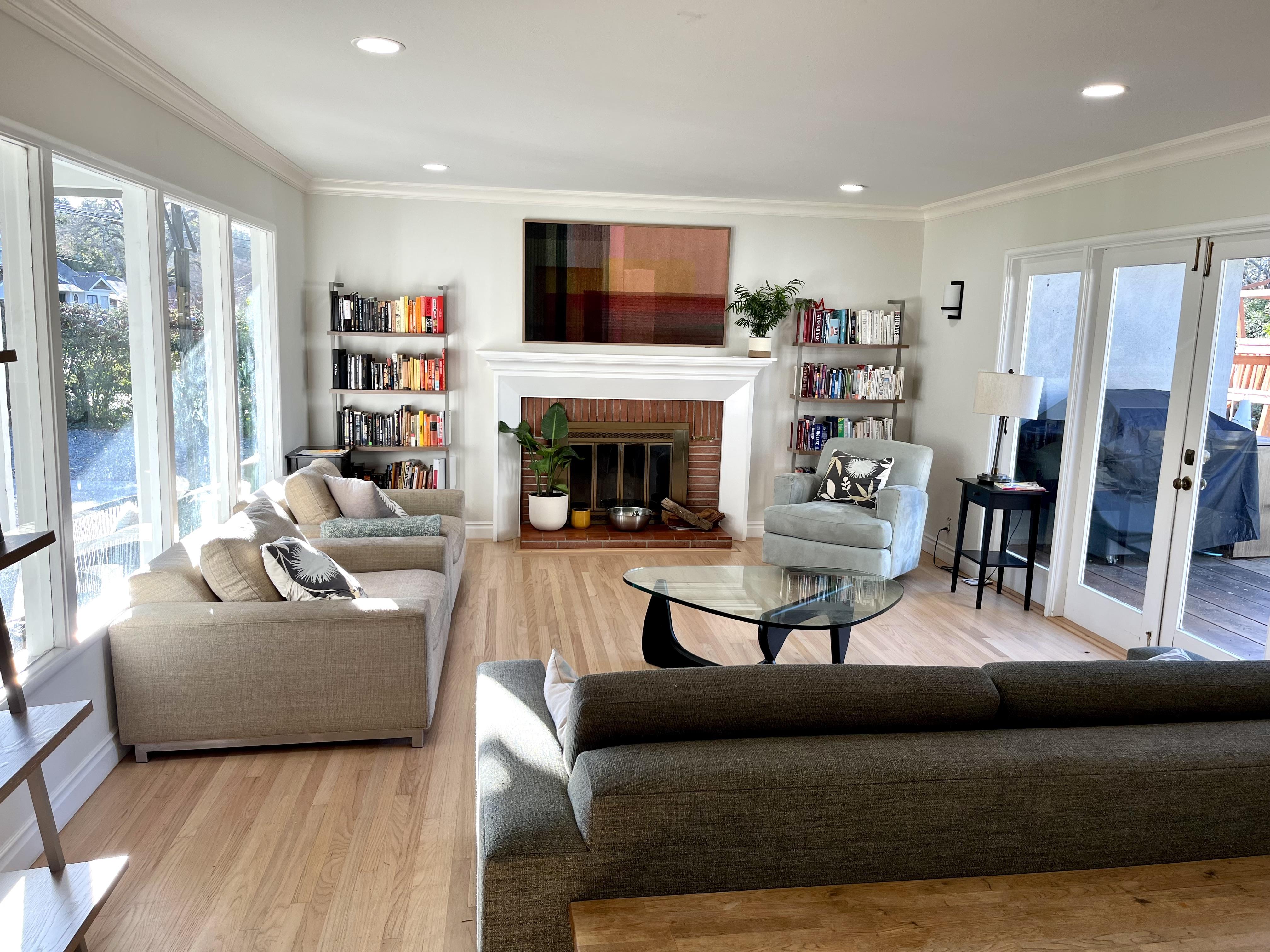 Which layout looks better? | Scrolller